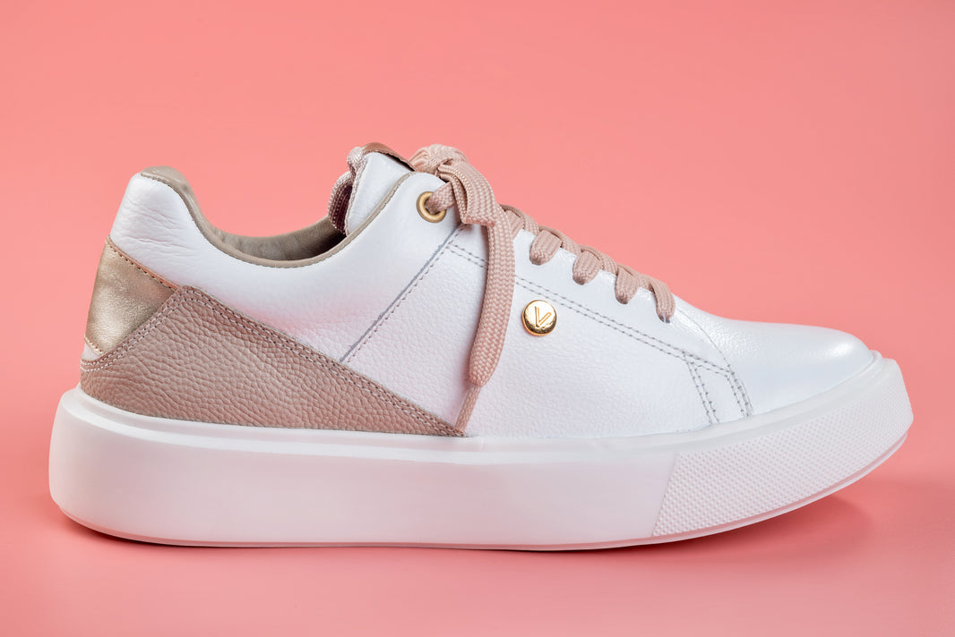 By LORENA VELEZ – Page 2 – Lorena Velez