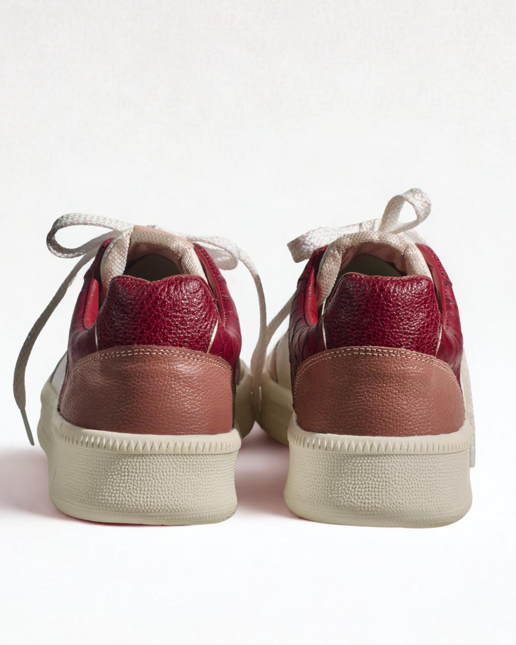 CAMILA Vino Tinto – Lorena Velez